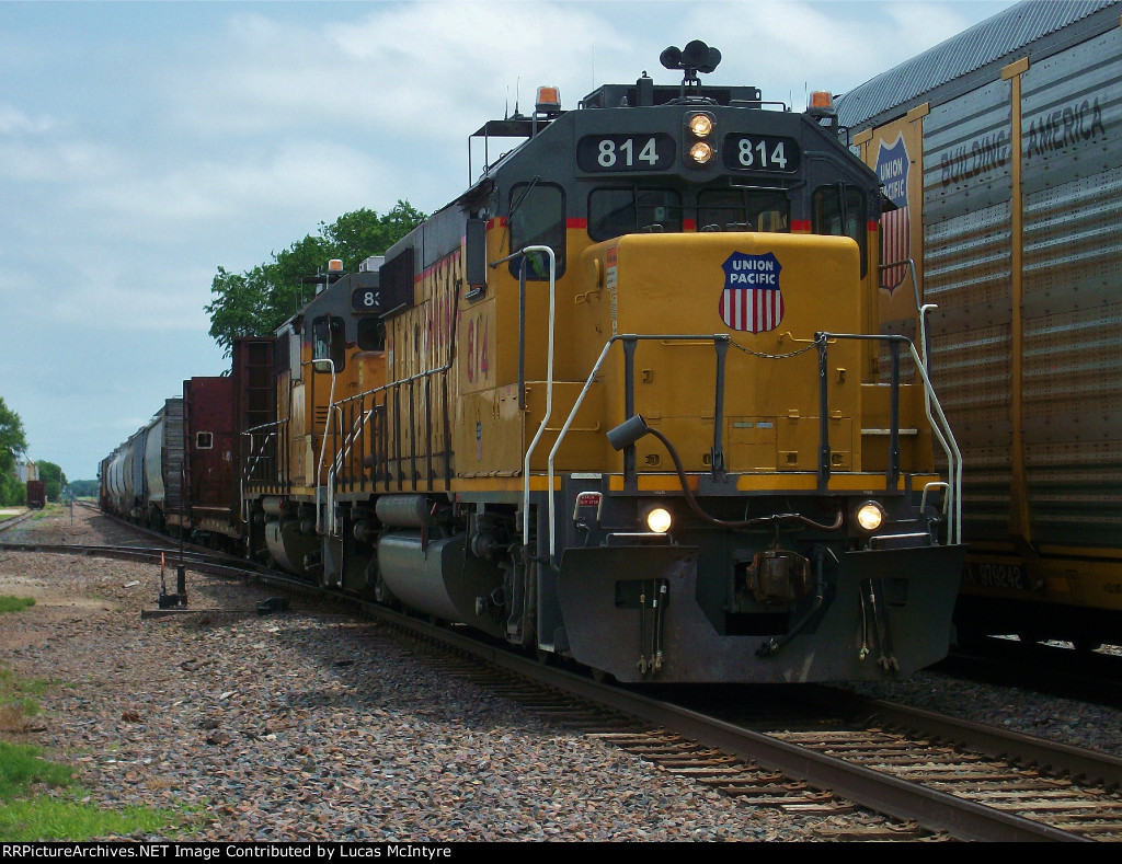 UP 814 westbound UP manifest train